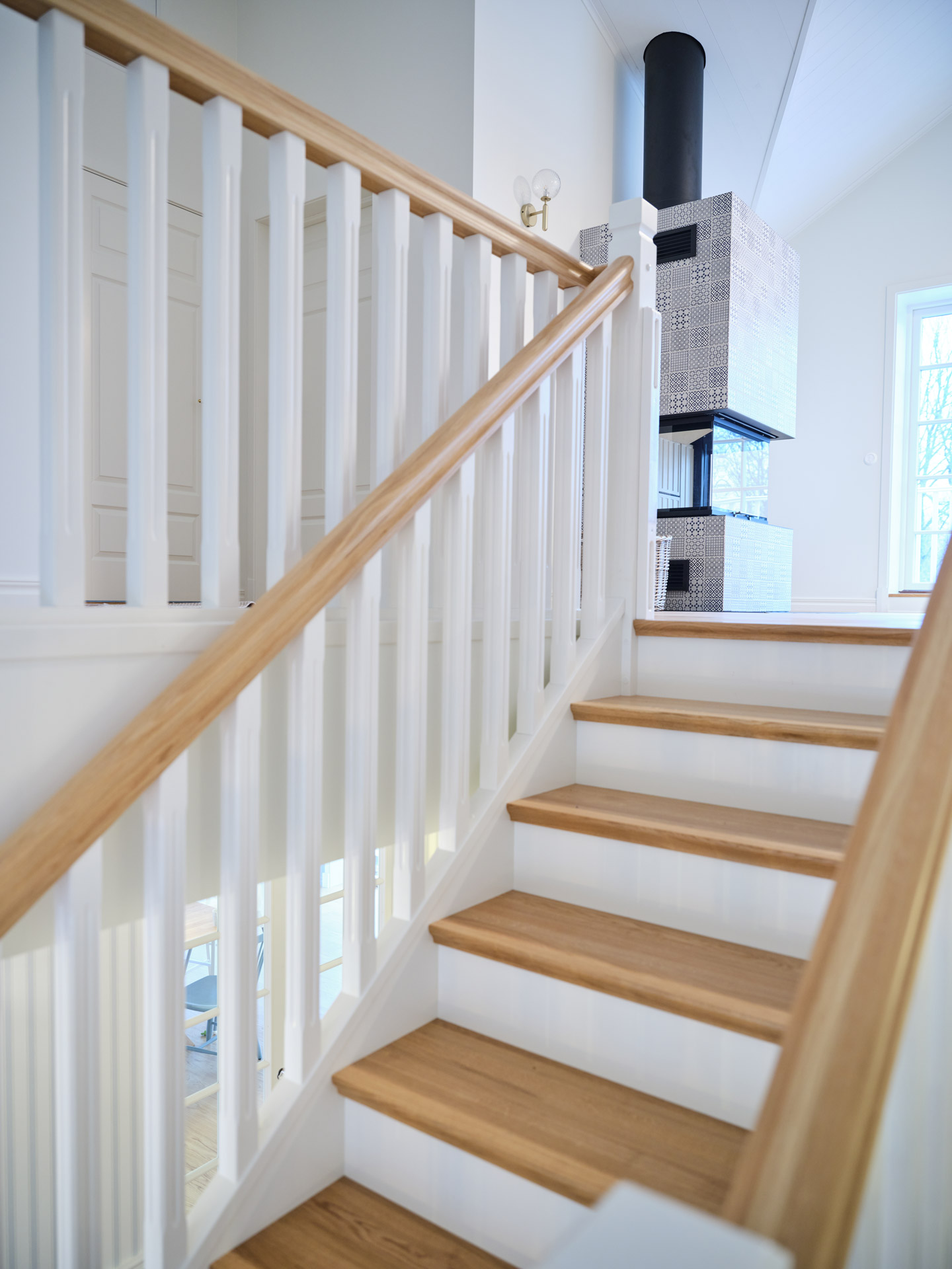 Trätrappa - Classic med vilplan - Snickarlaget